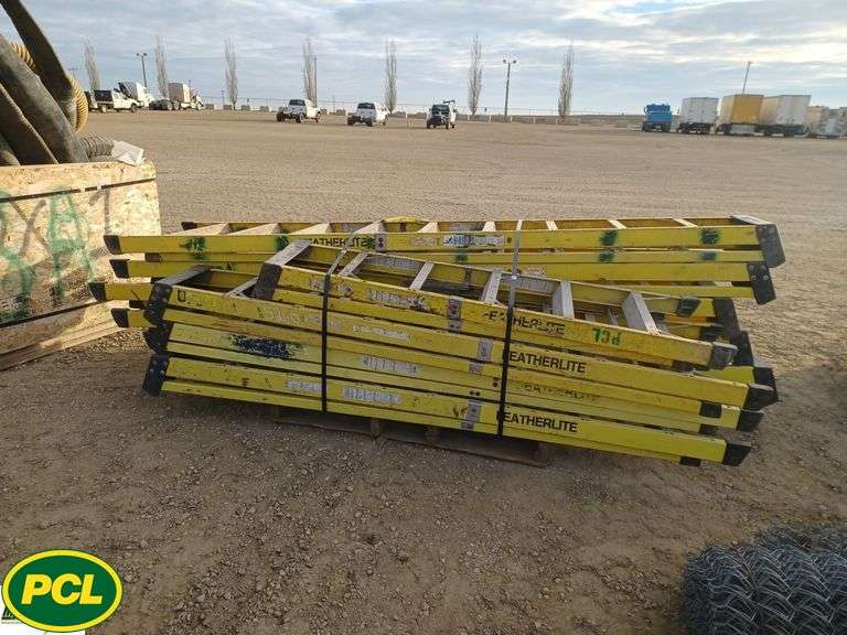 Assorted Lengths of Ladders-1 Pallet - Michener Allen Auctioneering Ltd