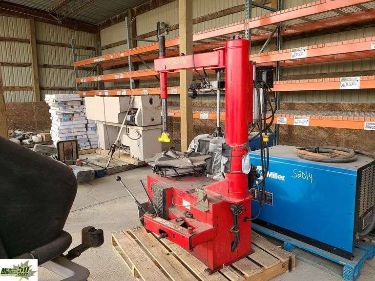Hunter TCX500 Tire Changer-1 Pallet - Michener Allen Auctioneering Ltd