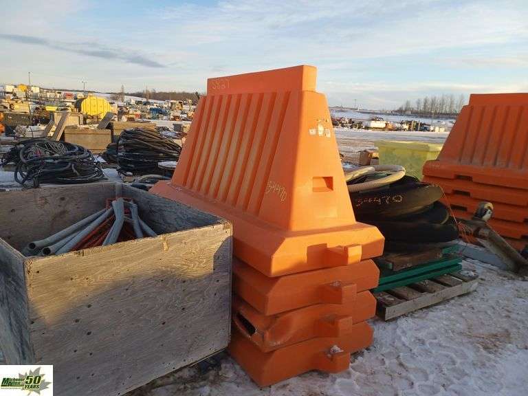 Road Runner Barricades-1 Pallet - Michener Allen Auctioneering Ltd