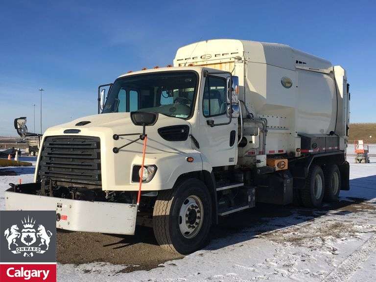2013 Freightliner 114 SD T/A Refuse Truck - Michener Allen ...