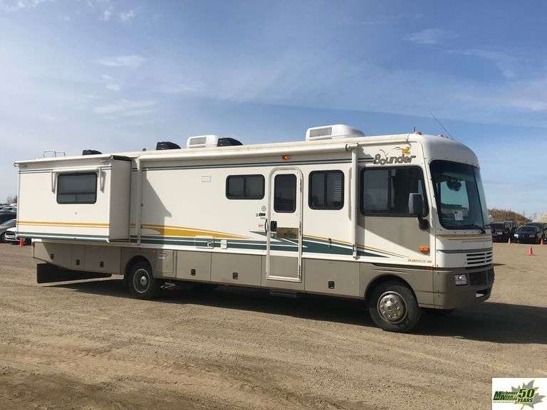 2002 Workhorse W22 Fleetwood Bounder 35E Class A 28503 MI - Michener ...