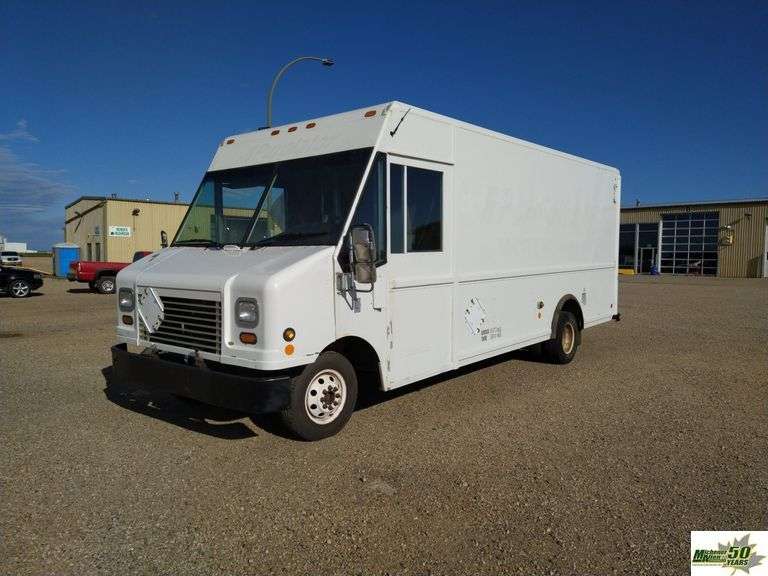 2006 Ford UtiliMaster E-Series Chassis S/A Van Body Truck - Michener ...