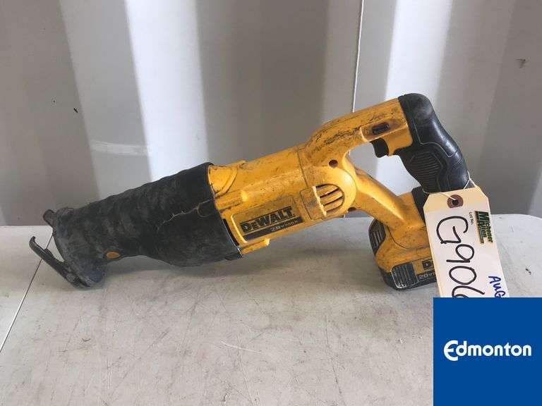 DeWalt DCS380 20V Reciprocating Saw - Michener Allen Auctioneering Ltd