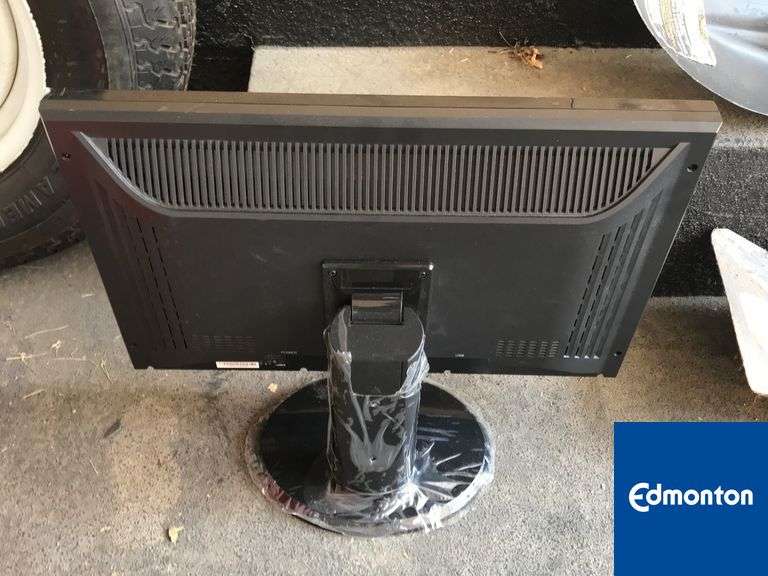 Lorex LCD Touch Monitor *NO CORDS* - Michener Allen Auctioneering Ltd