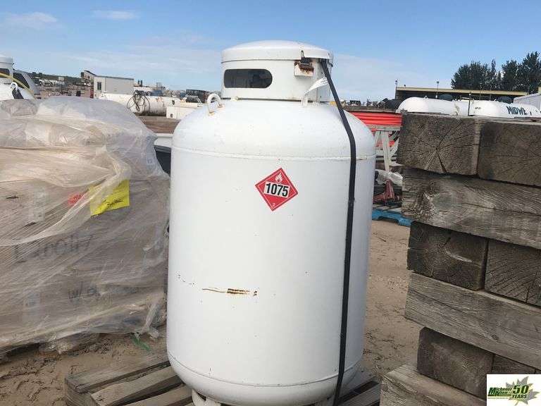 Propane Tank-1 Pallet - Michener Allen Auctioneering Ltd