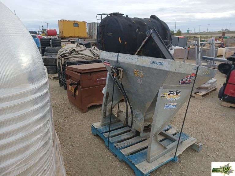Spreader-1 Pallet - Michener Allen Auctioneering Ltd