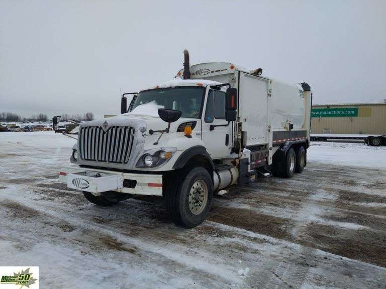 2008 International WorkStar 7400 T/A Refuse Truck - Michener Allen Auctioneering Ltd
