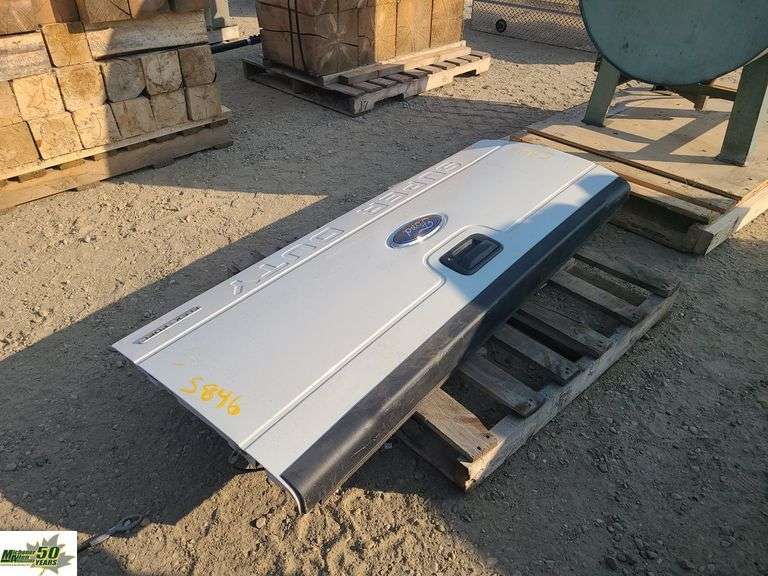 Ford Tailgate-1 Pallet - Michener Allen Auctioneering Ltd