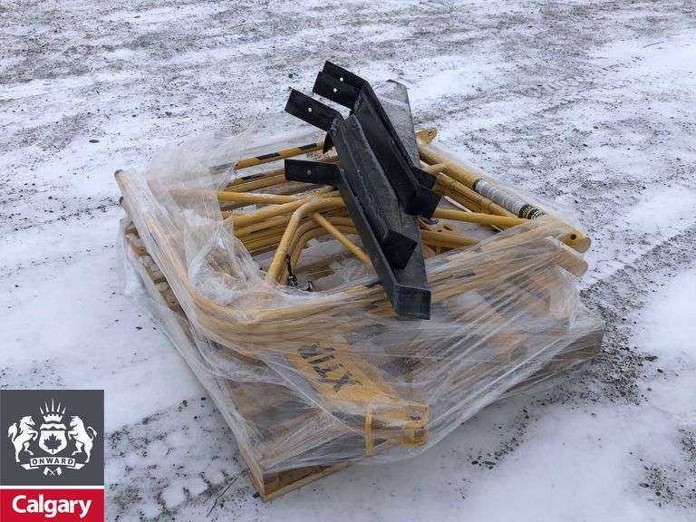 Manhole Safety Guard/Railing Qty 1 pallet Xtirpa IN-2003 - Michener ...