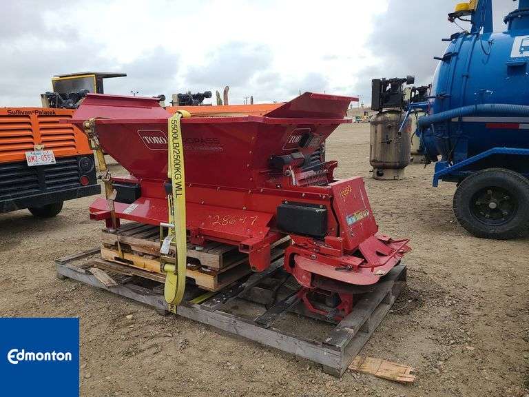 Toro Propass 200 Spreader-1 Pallet - Michener Allen Auctioneering Ltd