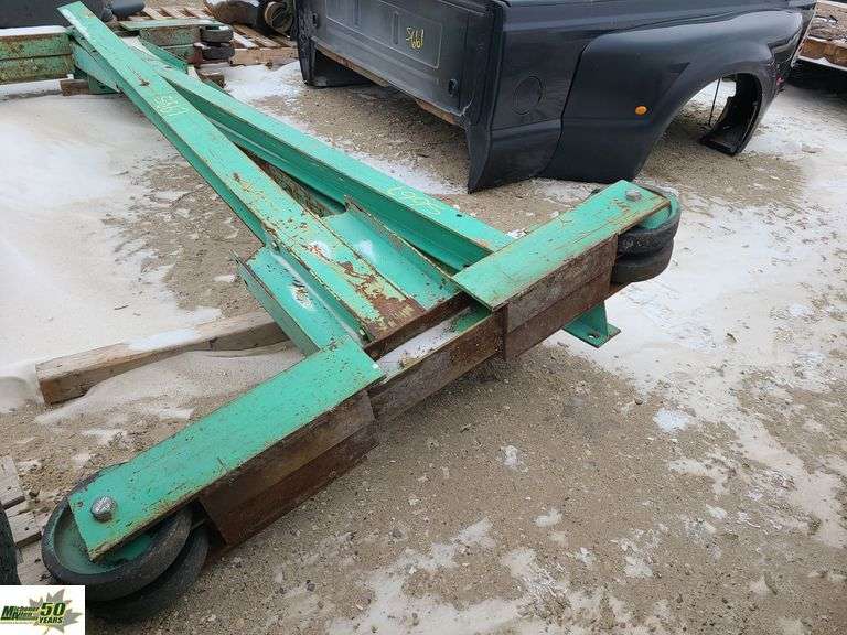 Engine Gantry-1 Pallet - Michener Allen Auctioneering Ltd