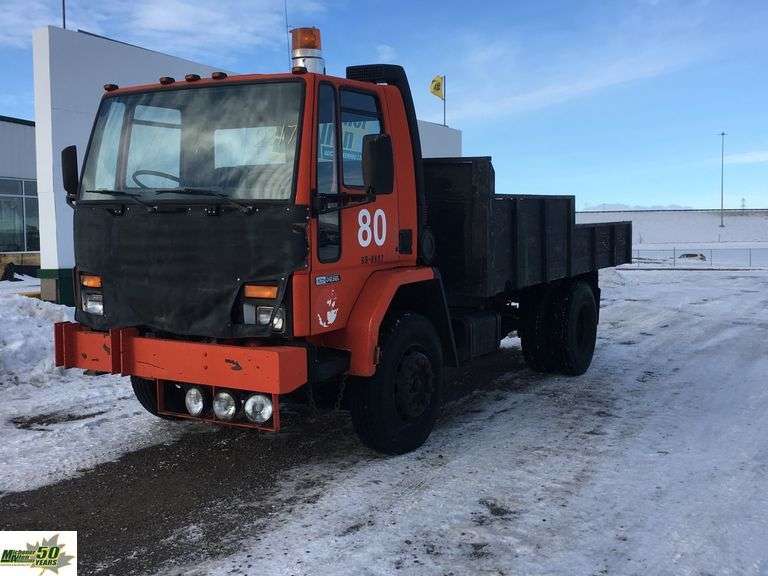 1987 Ford CF7000 S/A Deck Truck - Michener Allen Auctioneering Ltd
