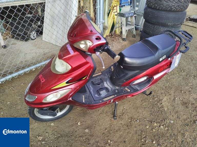 Geo Electric Scooter - Michener Allen Auctioneering Ltd