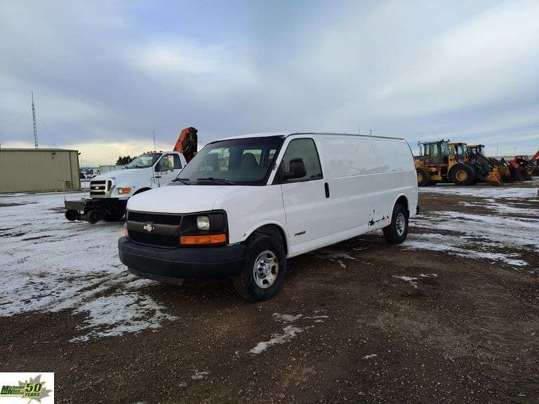 2006 Chevrolet Express 2500 Cargo Van - Michener Allen Auctioneering Ltd