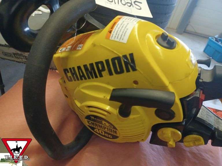 Champion 40CC Chain Saw - Michener Allen Auctioneering Ltd
