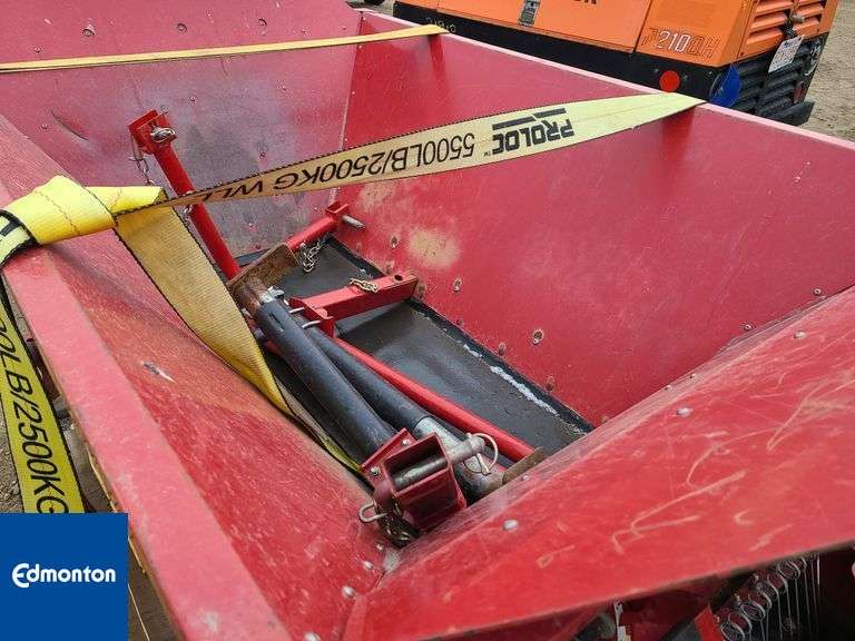 Toro Propass 200 Spreader-1 Pallet - Michener Allen Auctioneering Ltd