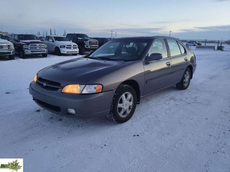 1998 Nissan Altima SE 4dr Sedan - Michener Allen Auctioneering Ltd