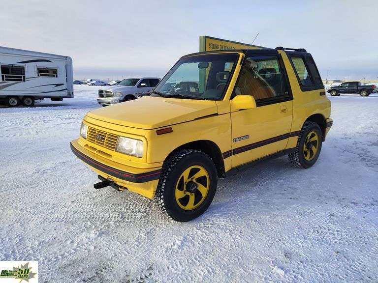 1991 GMC Tracker 4x4 2dr SUV - Michener Allen Auctioneering Ltd