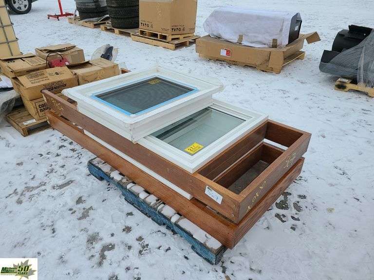 Windows-1 Pallet - Michener Allen Auctioneering Ltd