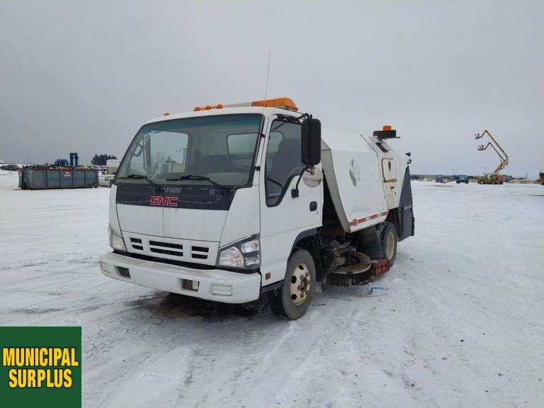 2007 GMC W4500 Street Sweeper - Michener Allen Auctioneering Ltd