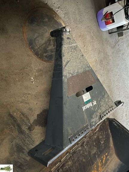 BOBCAT ICE SCRAPER ATTACHMENT - Michener Allen Auctioneering Ltd