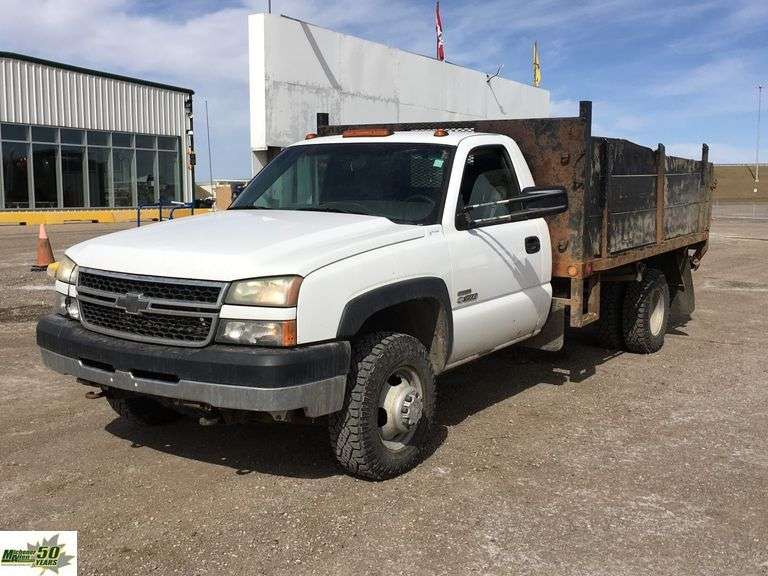 2007 Chevrolet Silverado 3500 CC Classic 4X4 S/A Tilt Deck Truck ...