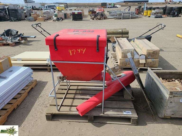 Spreader-1 Pallet - Michener Allen Auctioneering Ltd