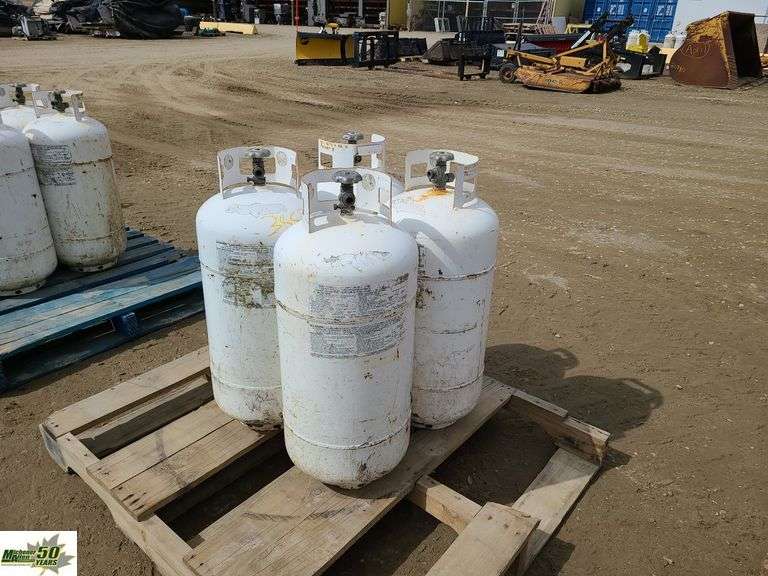 Propane Tanks-Qty 4, 1 Pallet - Michener Allen Auctioneering Ltd