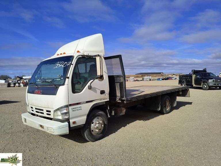 2006 GMC W4500 S/A Deck Truck - Michener Allen Auctioneering Ltd