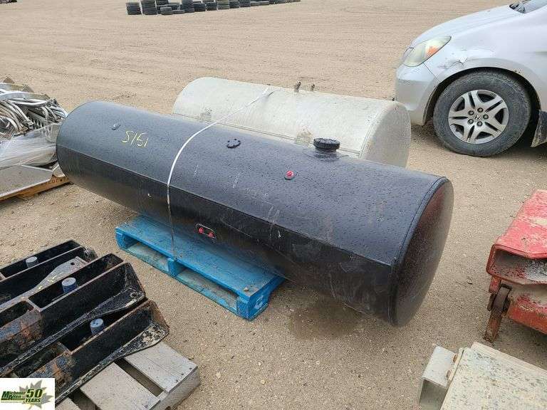 Fuel Tanks-1 Pallet TO Fit WesternStar - Michener Allen Auctioneering Ltd