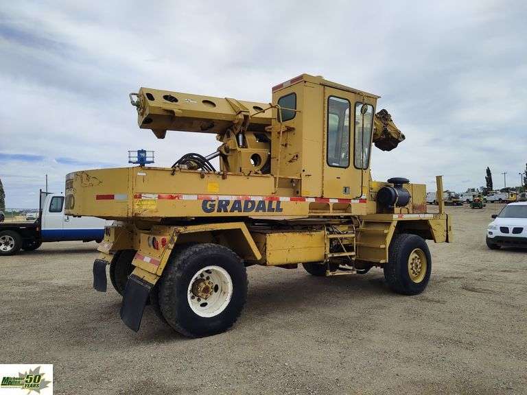 Gradall G3WD Excavator - Michener Allen Auctioneering Ltd