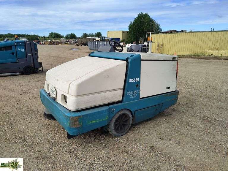 2007 Tennant 6650 XP Floor Cleaner - Michener Allen Auctioneering Ltd