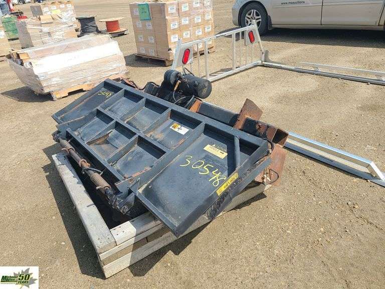 Power Tailgate-1 Pallet - Michener Allen Auctioneering Ltd