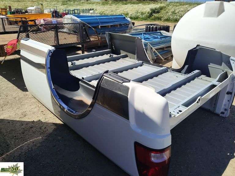 8 Ft Truck Box - Michener Allen Auctioneering Ltd