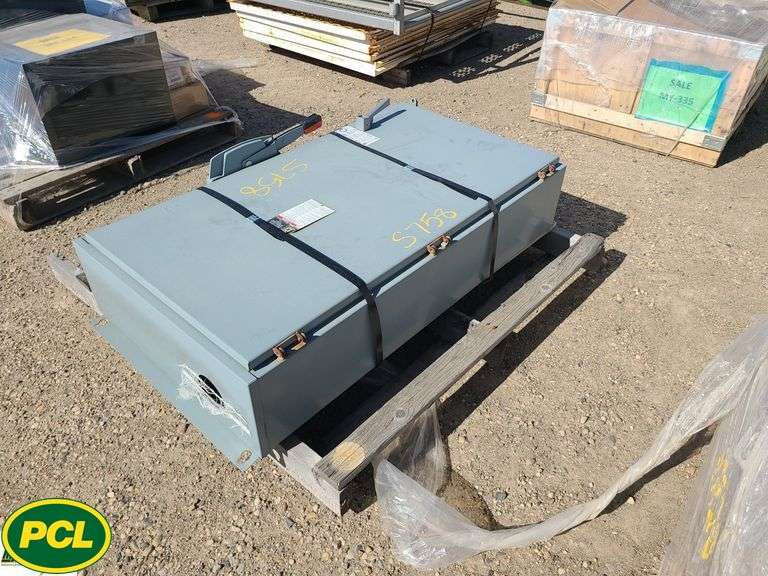 Electrical Panel-1 Pallet - Michener Allen Auctioneering Ltd