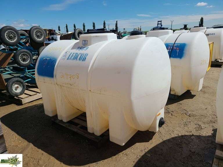 500Gal Plastic Tank-1 Pallet - Michener Allen Auctioneering Ltd