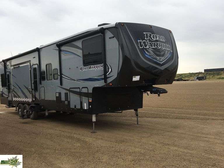 2017 Heartland 427RW Road Warrior 2-Ramp Tri-Axle 5W Toyhauler ...