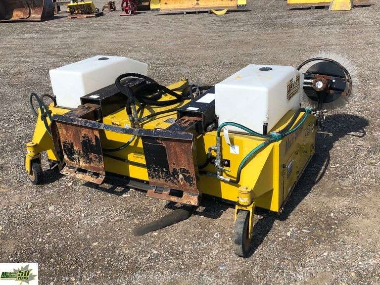 Leavitt Multi Sweep 425C - Michener Allen Auctioneering Ltd