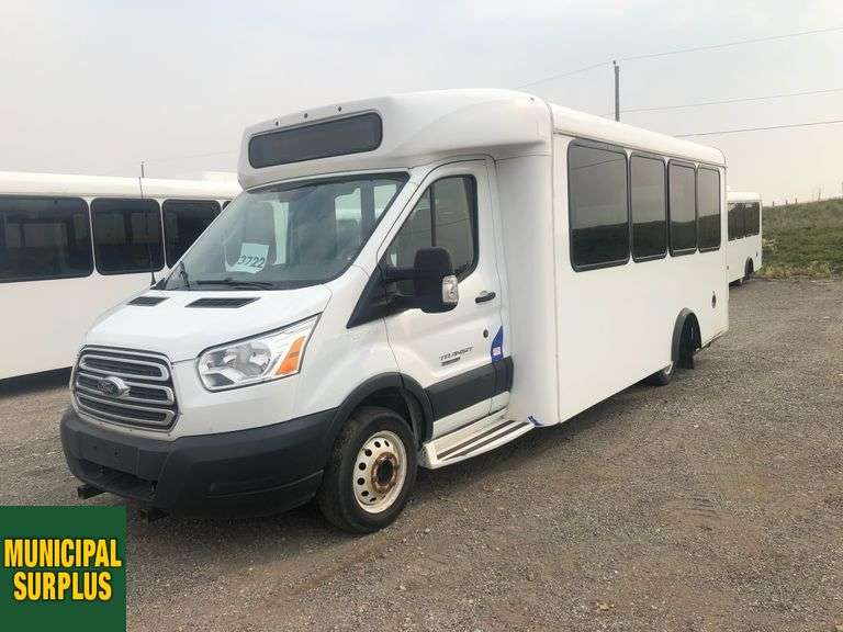 Non-Operable 2017 Ford E-350HD Transit Cutaway Diesel DRW S/A 12 ...