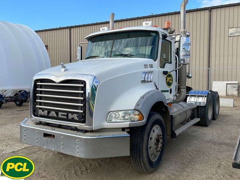 2009 Mack Granite T/A Day Cab Tractor - Michener Allen Auctioneering Ltd