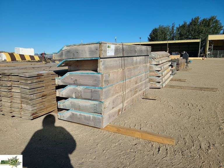 8ft Inside Barrier Form-1 Pallet - Michener Allen Auctioneering Ltd