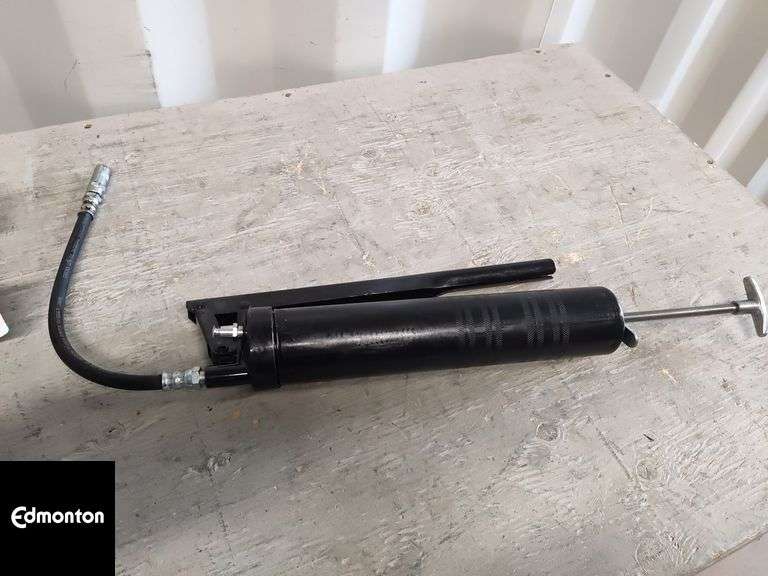 Motomaster Lever Grease Gun - Michener Allen Auctioneering Ltd