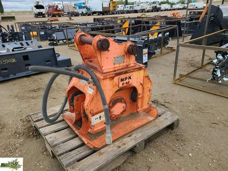 NPK C4C Hydraulic Plate Tamper-1 Pallet - Michener Allen Auctioneering Ltd