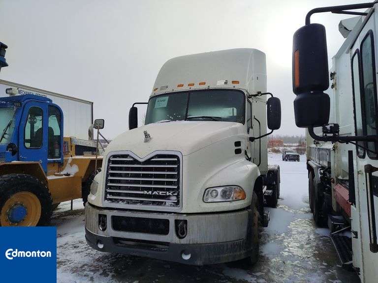 Non-Operable 2013 Mack Pinnacle T/A Wet Kit Day Cab Tractor - Michener ...