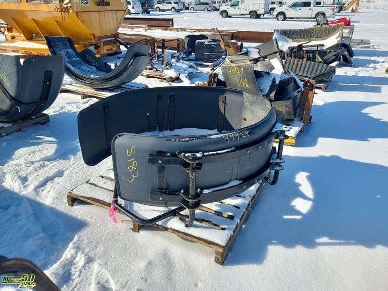 Cat 140 Fenders-1 Pallet - Michener Allen Auctioneering Ltd