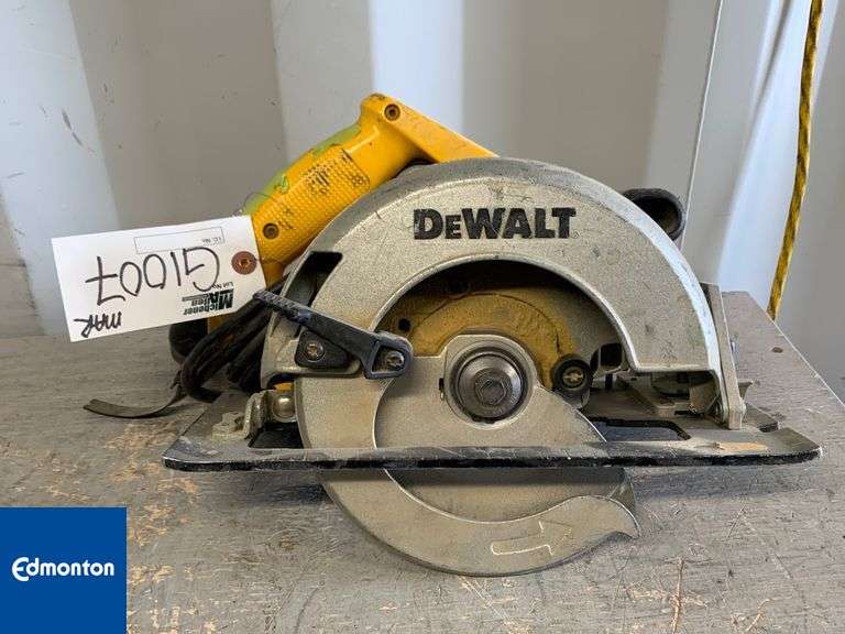 DeWalt DW362 Circular Saw - Qty 1 - Michener Allen Auctioneering Ltd