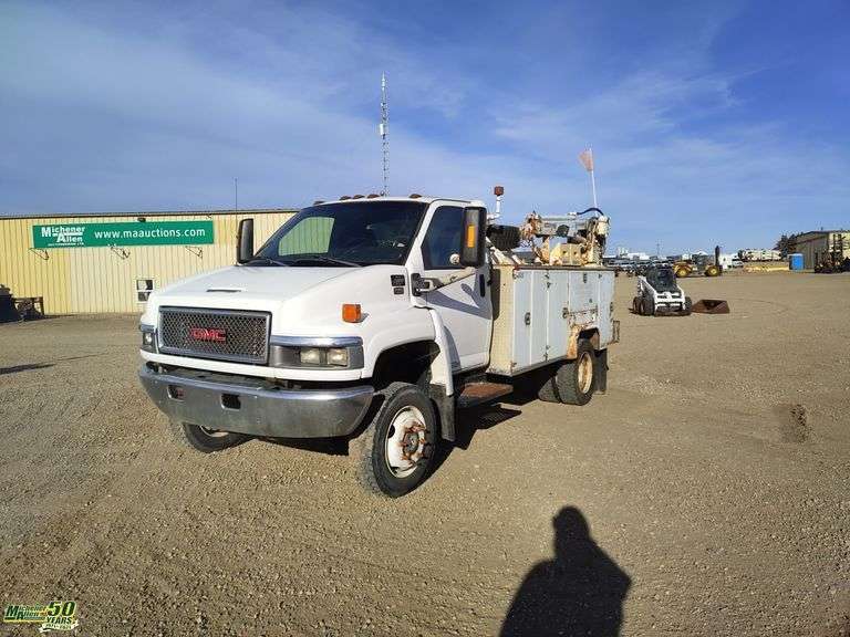 2005 GMC TopKick C5500 4x4 S/A Service Truck - Michener Allen Auctioneering Ltd