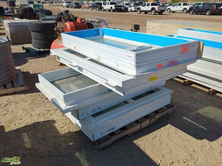 Assorted Windows - 1 Pallet - Michener Allen Auctioneering Ltd