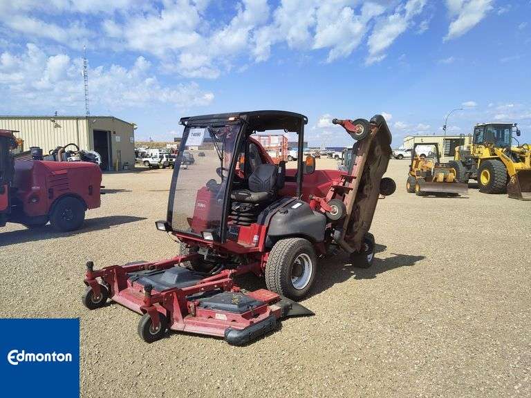 2013 Toro 5900 Mower - Michener Allen Auctioneering Ltd