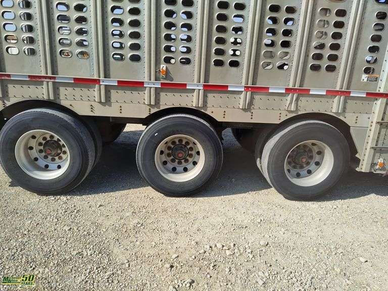 2007 Wilson Trailer 53 Ft CATTLE CAB Livestock Trailer TRI/A Enclosed ...